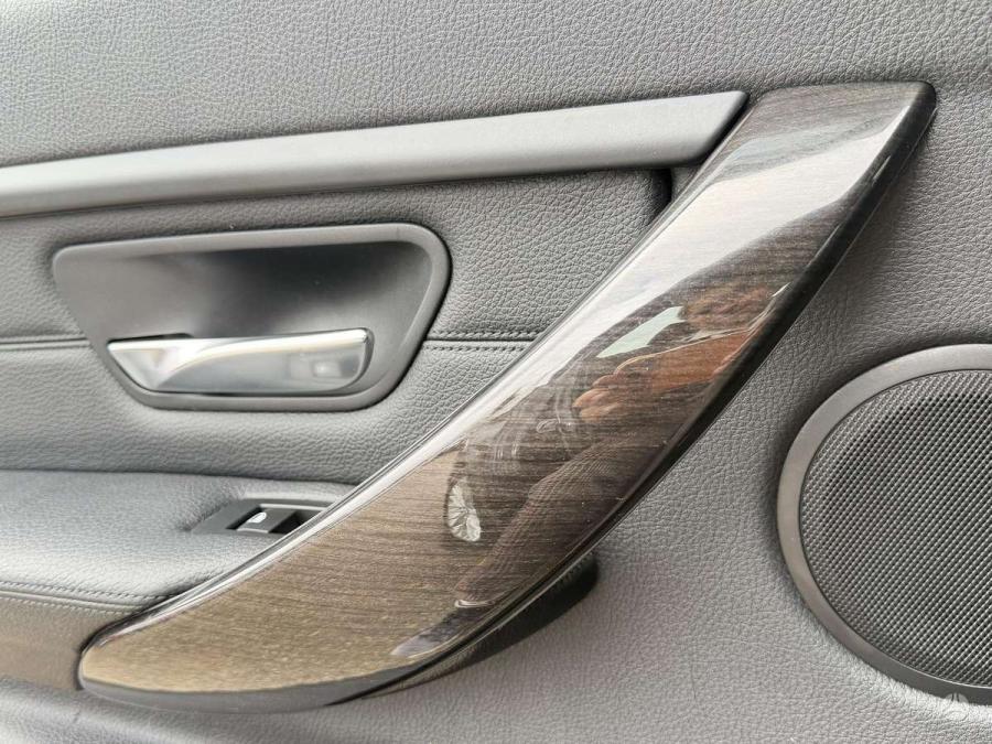 Melns BMW 320 2015 Viļņa, ar dzinēja tilpumu 2.00 L un nobraukumu 215 tūkst. km par 10990 €, foto 30 vietnē AUTOMOTO.COM.LV