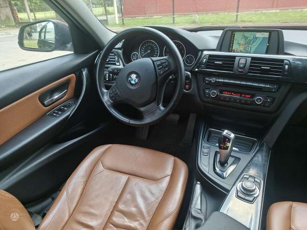 BMW 320 2015 in Klaipeda on AUTOMOTO.COM.LV Black BMW 320 2015 in Klaipeda, with an engine capacity of 2.00 L and mileage of 205 thousand km for 8500 €, photo 6 on AUTOMOTO.COM.LV