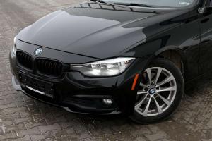 Black BMW 320 2016 in Kretinga, with an engine capacity of 2.00 L and mileage of 144 thousand km for 12499 €, photo 4 on AUTOMOTO.COM.LV