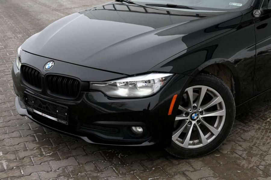 Black BMW 320 2016 in Kretinga, with an engine capacity of 2.00 L and mileage of 144 thousand km for 12499 €, photo 4 on AUTOMOTO.COM.LV