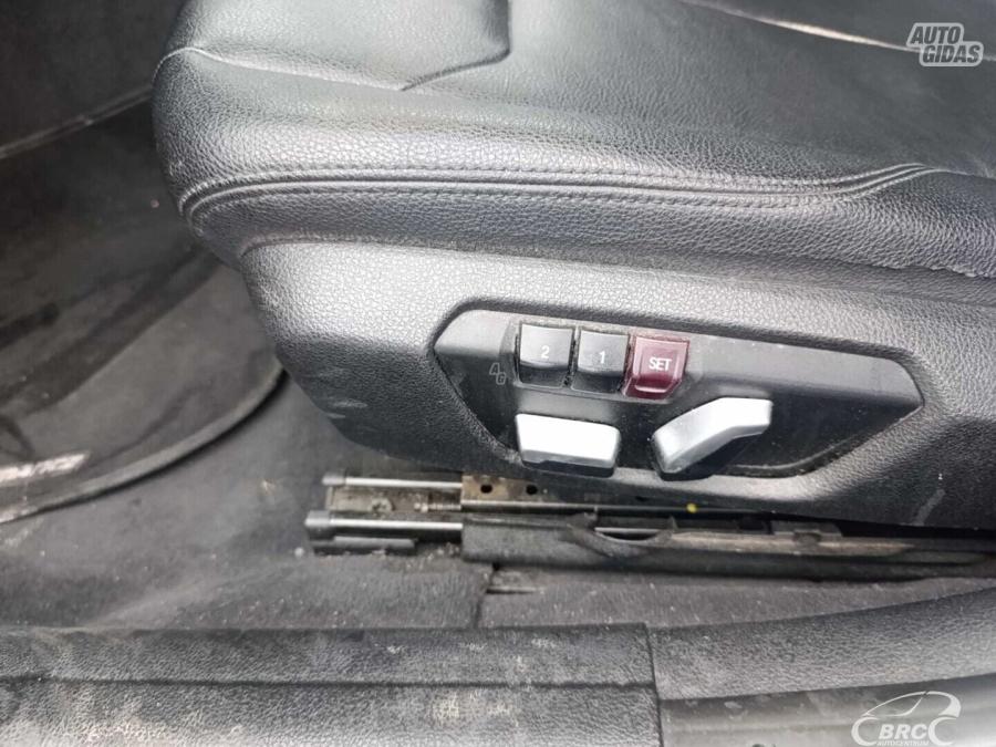 Black BMW 320 2016 in Avizieniai, with an engine capacity of 2.00 L and mileage of 215 thousand km for 11300 €, photo 14 on AUTOMOTO.COM.LV