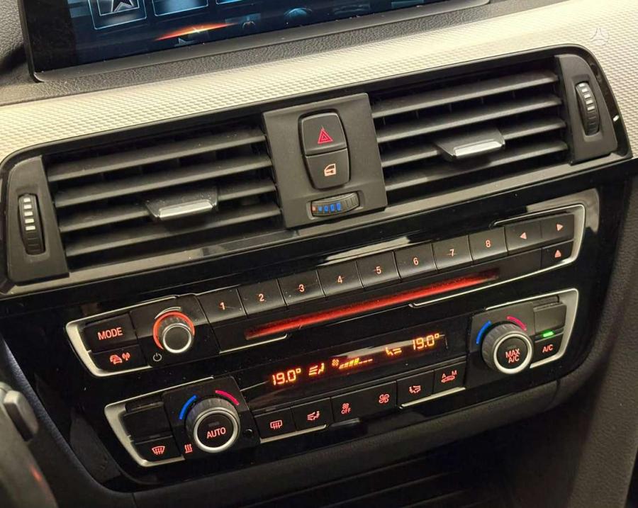 Black BMW 320 2016 in Marijampole, with an engine capacity of 2.00 L and mileage of 301 thousand km for 12499 €, photo 7 on AUTOMOTO.COM.LV