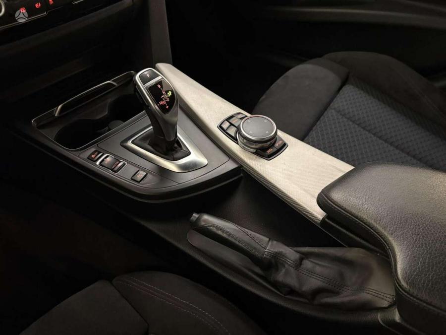 Black BMW 320 2016 in Marijampole, with an engine capacity of 2.00 L and mileage of 301 thousand km for 12499 €, photo 9 on AUTOMOTO.COM.LV