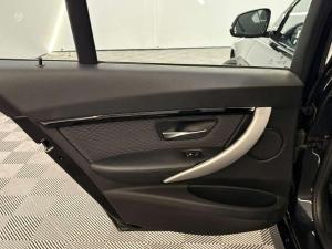 Black BMW 320 2016 in Marijampole, with an engine capacity of 2.00 L and mileage of 301 thousand km for 12499 €, photo 20 on AUTOMOTO.COM.LV