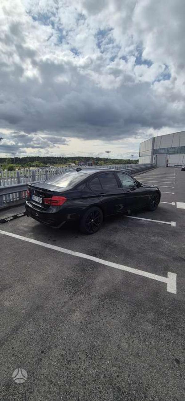 Черный БМВ 320 2016 в Вильнюс, объемом двигателя 2.00 л и пробегом 162 тыс. км за 14000 €, фото 8 на AUTOMOTO.COM.LV