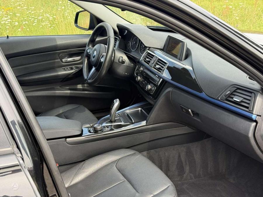 Melns BMW 320 2016 Šauļi, ar dzinēja tilpumu 2.00 L un nobraukumu 288 tūkst. km par 10700 €, foto 17 vietnē AUTOMOTO.COM.LV