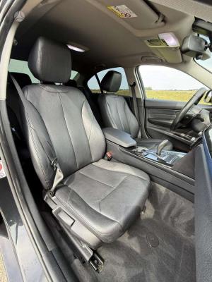Melns BMW 320 2016 Šauļi, ar dzinēja tilpumu 2.00 L un nobraukumu 288 tūkst. km par 10700 €, foto 18 vietnē AUTOMOTO.COM.LV