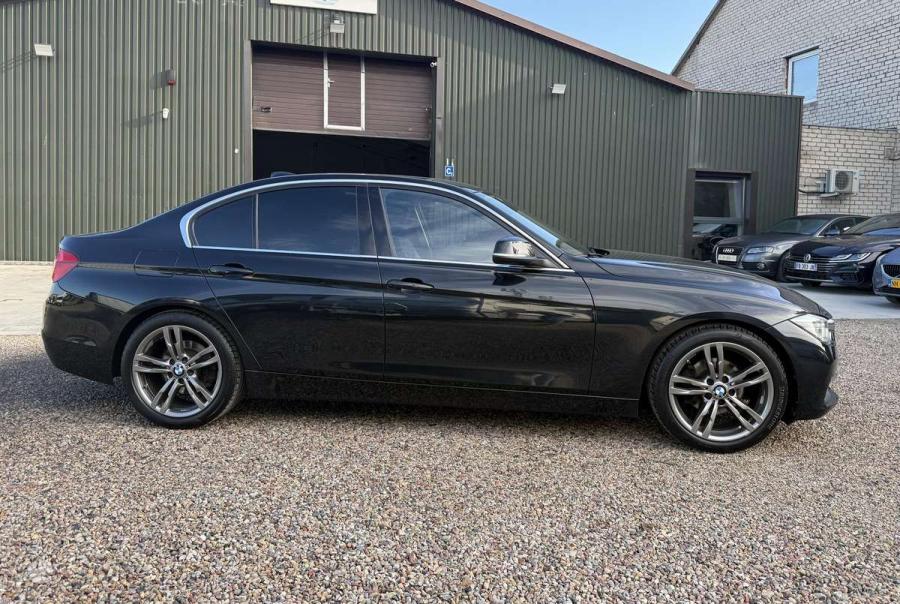 Black BMW 320 2016 in Kaunas, with an engine capacity of 2.00 L and mileage of 274 thousand km for 10700 €, photo 7 on AUTOMOTO.COM.LV