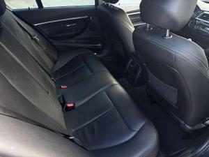 Black BMW 320 2016 in Kaunas, with an engine capacity of 2.00 L and mileage of 274 thousand km for 10700 €, photo 11 on AUTOMOTO.COM.LV