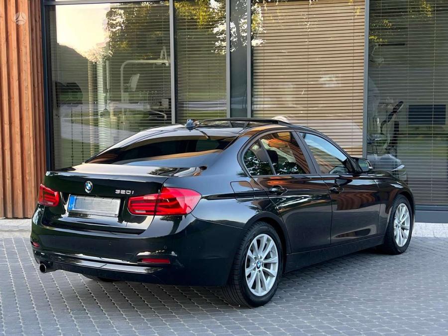 Black BMW 320 2017 in Vilnius, with an engine capacity of 2.00 L and mileage of 187 thousand km for 10300 €, photo 5 on AUTOMOTO.COM.LV