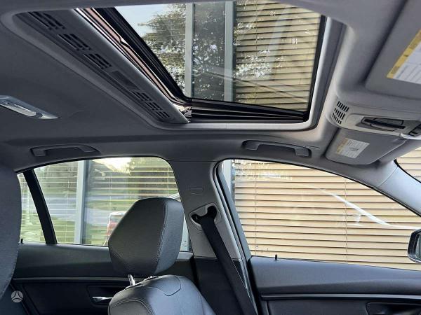 Melns BMW 320 2017 Viļņa, ar dzinēja tilpumu 2.00 L un nobraukumu 187 tūkst. km par 10300 €, foto 8 vietnē AUTOMOTO.COM.LV