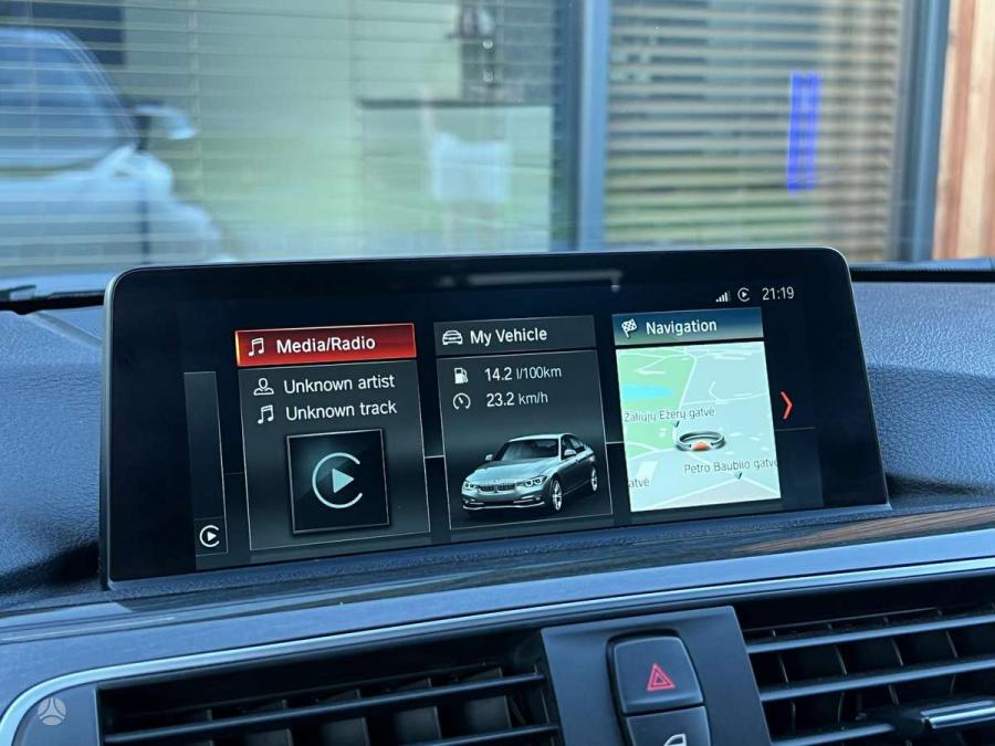 Black BMW 320 2017 in Vilnius, with an engine capacity of 2.00 L and mileage of 187 thousand km for 10300 €, photo 19 on AUTOMOTO.COM.LV