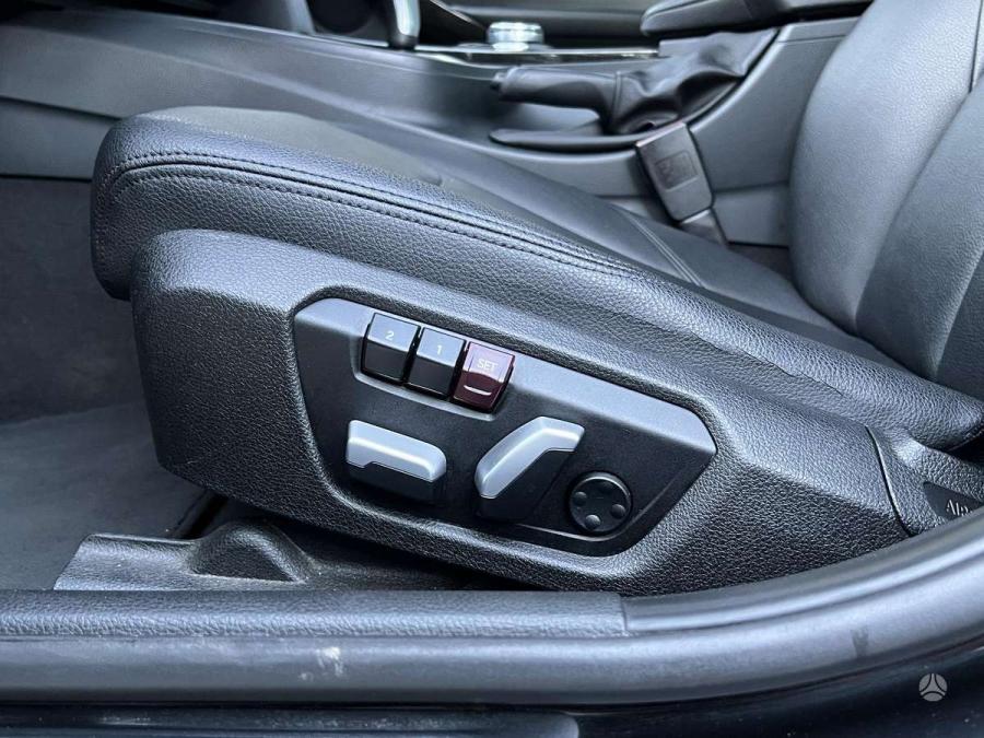 Black BMW 320 2017 in Vilnius, with an engine capacity of 2.00 L and mileage of 187 thousand km for 10300 €, photo 20 on AUTOMOTO.COM.LV