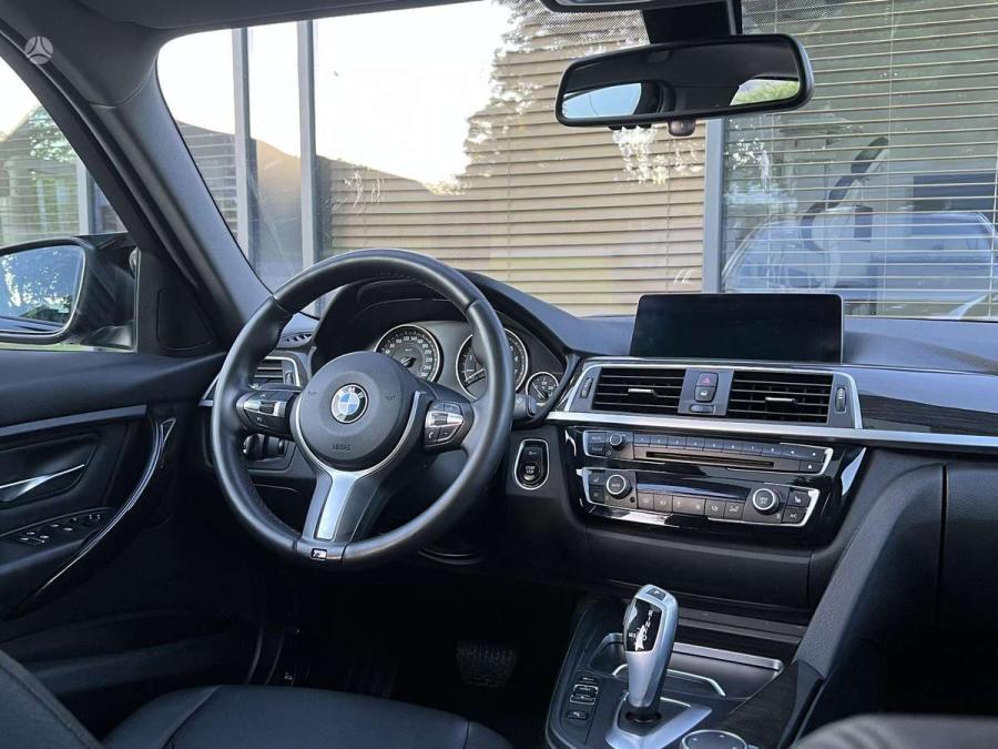 Black BMW 320 2017 in Vilnius, with an engine capacity of 2.00 L and mileage of 187 thousand km for 10300 €, photo 23 on AUTOMOTO.COM.LV