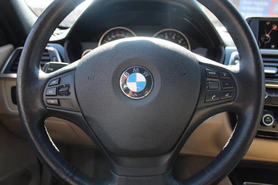 Black BMW 320 2017 in Liepaja, with an engine capacity of 2.00 L and mileage of 122 thousand km for 16750 €, photo 16 on AUTOMOTO.COM.LV