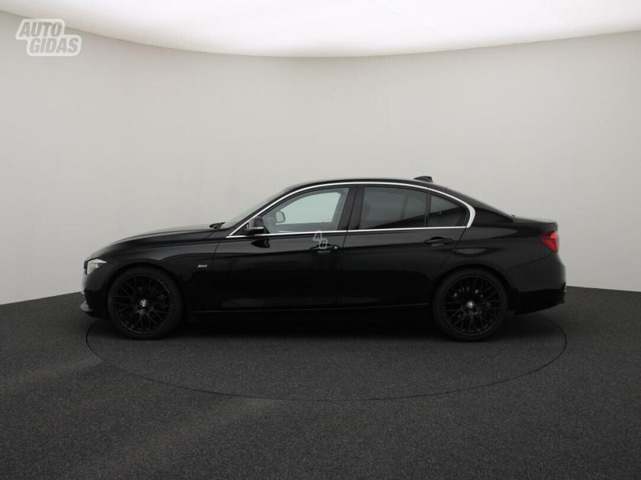 Black BMW 320 2018 in Vilnius, with an engine capacity of 2.00 L and mileage of 235 thousand km for 15499 €, photo 6 on AUTOMOTO.COM.LV