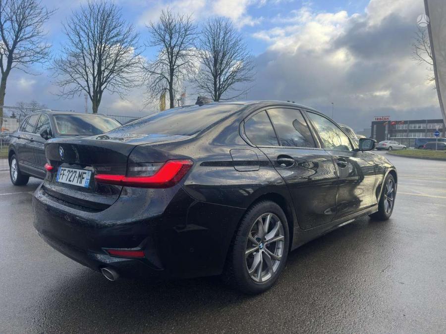 Black BMW 320 2019 in Klaipeda, with an engine capacity of 2.00 L and mileage of 249 thousand km for 19200 €, photo 9 on AUTOMOTO.COM.LV