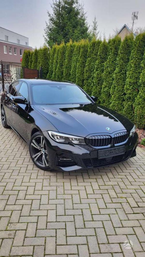 Black BMW 320 2019 in Plunge, with an engine capacity of 2.00 L and mileage of 150 thousand km for 22700 €, photo 2 on AUTOMOTO.COM.LV