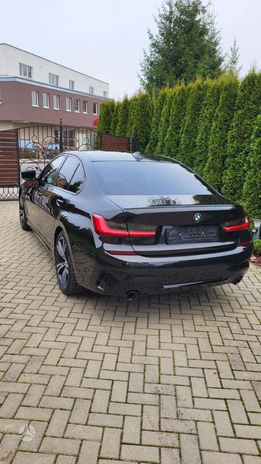 Melns BMW 320 2019 Plungė, ar dzinēja tilpumu 2.00 L un nobraukumu 150 tūkst. km par 22700 €, foto 3 vietnē AUTOMOTO.COM.LV