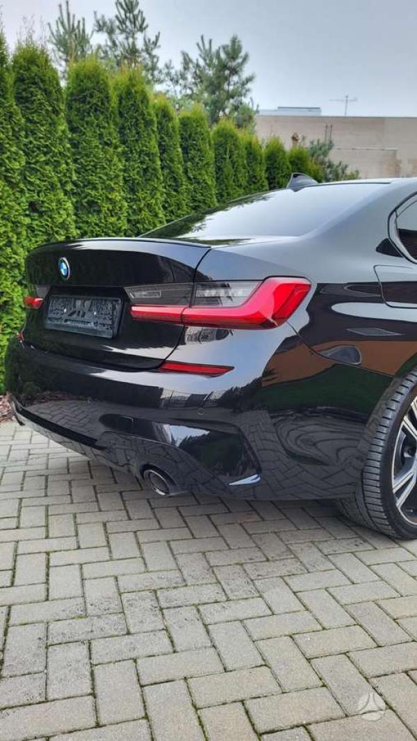 Black BMW 320 2019 in Plunge, with an engine capacity of 2.00 L and mileage of 150 thousand km for 22700 €, photo 10 on AUTOMOTO.COM.LV