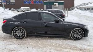 Black BMW 320 2019 in Kaunas, with an engine capacity of 2.00 L and mileage of 165 thousand km for 25900 €, photo 4 on AUTOMOTO.COM.LV