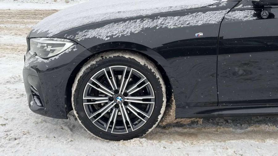 Black BMW 320 2019 in Kaunas, with an engine capacity of 2.00 L and mileage of 165 thousand km for 25900 €, photo 14 on AUTOMOTO.COM.LV