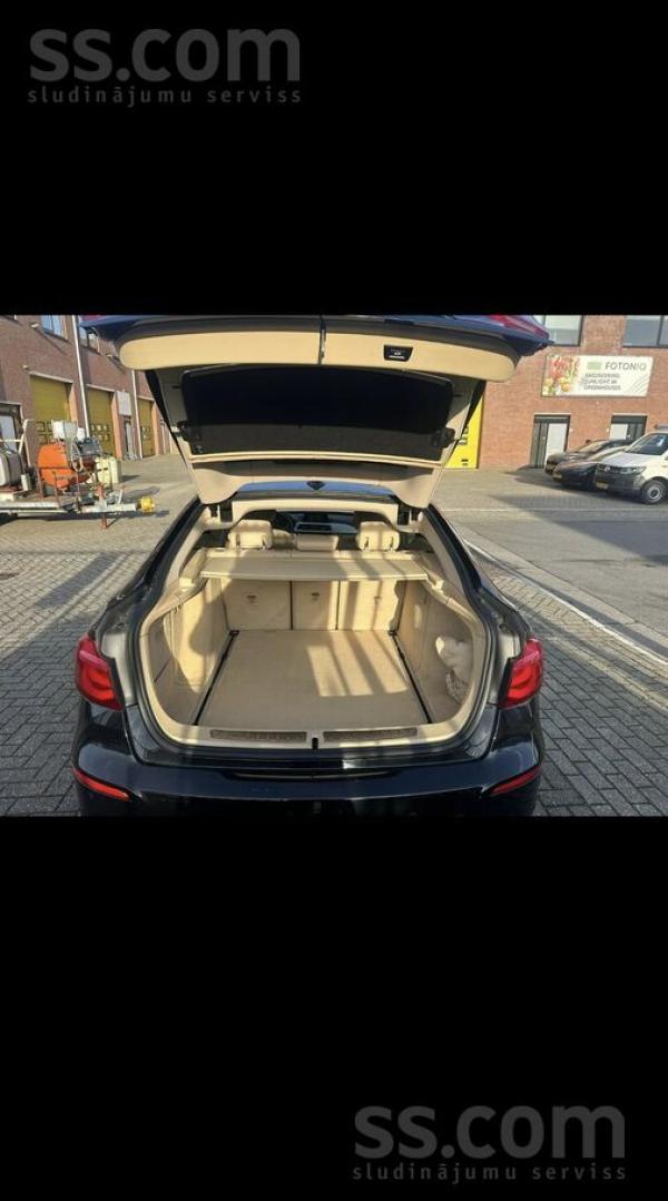 Black BMW 320 2019 in Riga, with an engine capacity of 2.00 L and mileage of 214 thousand km for 16200 €, photo 3 on AUTOMOTO.COM.LV