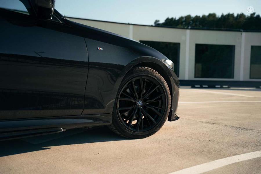 Black BMW 320 2019 in Vilnius, with an engine capacity of 2.00 L and mileage of 144 thousand km for 25500 €, photo 15 on AUTOMOTO.COM.LV