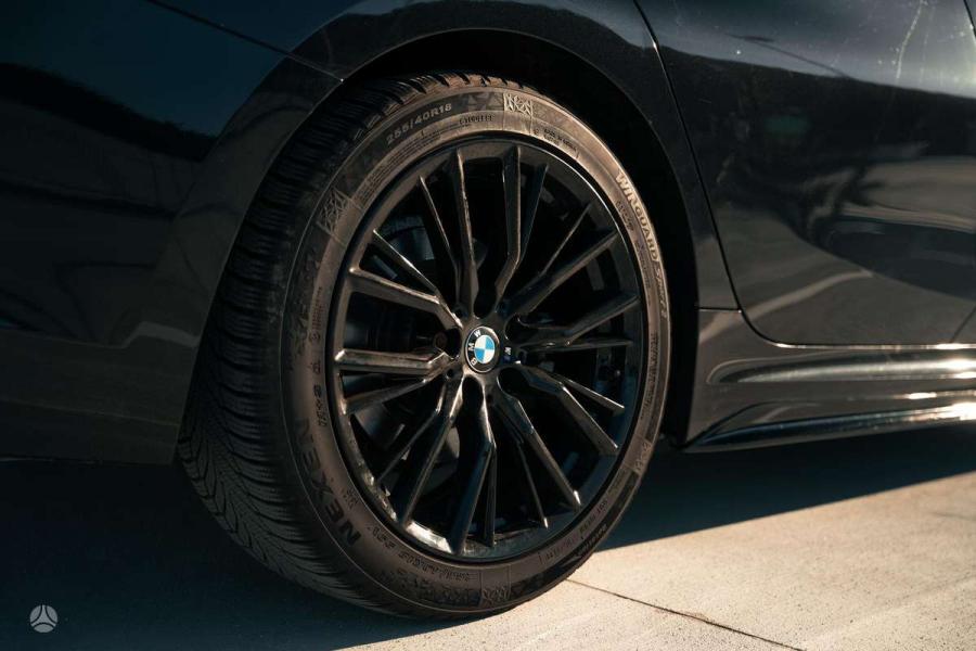 Black BMW 320 2019 in Vilnius, with an engine capacity of 2.00 L and mileage of 144 thousand km for 25500 €, photo 16 on AUTOMOTO.COM.LV
