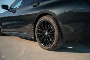 Black BMW 320 2019 in Vilnius, with an engine capacity of 2.00 L and mileage of 144 thousand km for 25500 €, photo 17 on AUTOMOTO.COM.LV