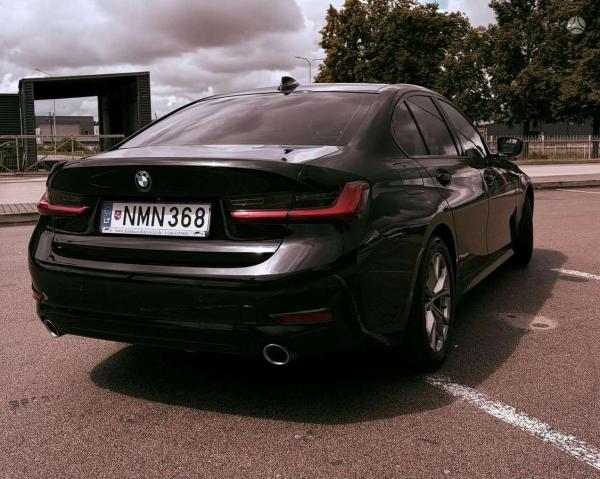 Black BMW 320 2019 in Marijampole, with an engine capacity of 2.00 L and mileage of 347 thousand km for 14500 €, photo 3 on AUTOMOTO.COM.LV