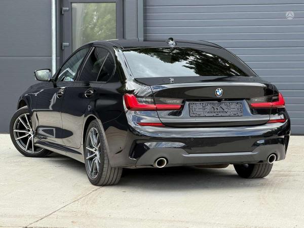 Black BMW 320 2019 in Utena, with an engine capacity of 2.00 L and mileage of 170 thousand km for 21300 €, photo 6 on AUTOMOTO.COM.LV
