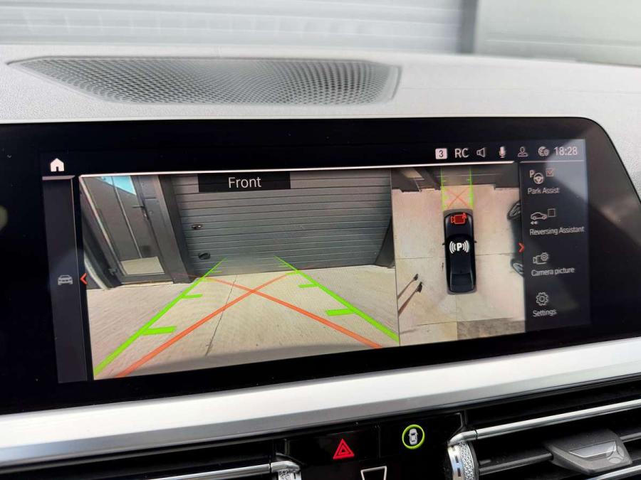 Black BMW 320 2019 in Utena, with an engine capacity of 2.00 L and mileage of 170 thousand km for 21300 €, photo 19 on AUTOMOTO.COM.LV