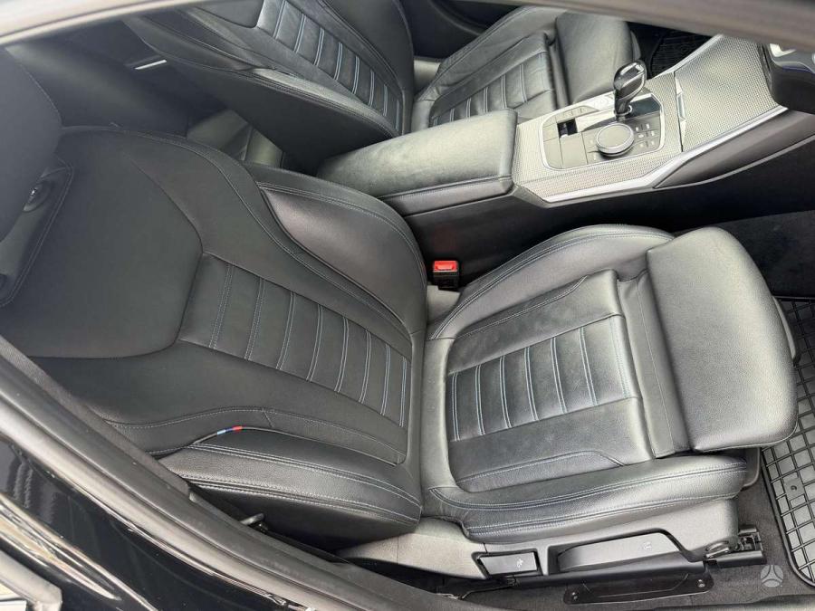 Black BMW 320 2019 in Utena, with an engine capacity of 2.00 L and mileage of 170 thousand km for 20700 €, photo 14 on AUTOMOTO.COM.LV