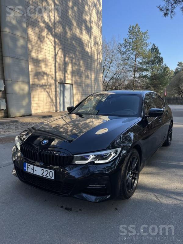 Black BMW 320 2020 in Riga, with an engine capacity of 2.00 L and mileage of 107 thousand km for 25995 €, photo 2 on AUTOMOTO.COM.LV