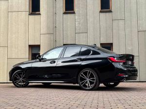 Melns BMW 320 2020 Rīga, ar dzinēja tilpumu 2.00 L un nobraukumu 179 tūkst. km par 25400 €, foto 3 vietnē AUTOMOTO.COM.LV