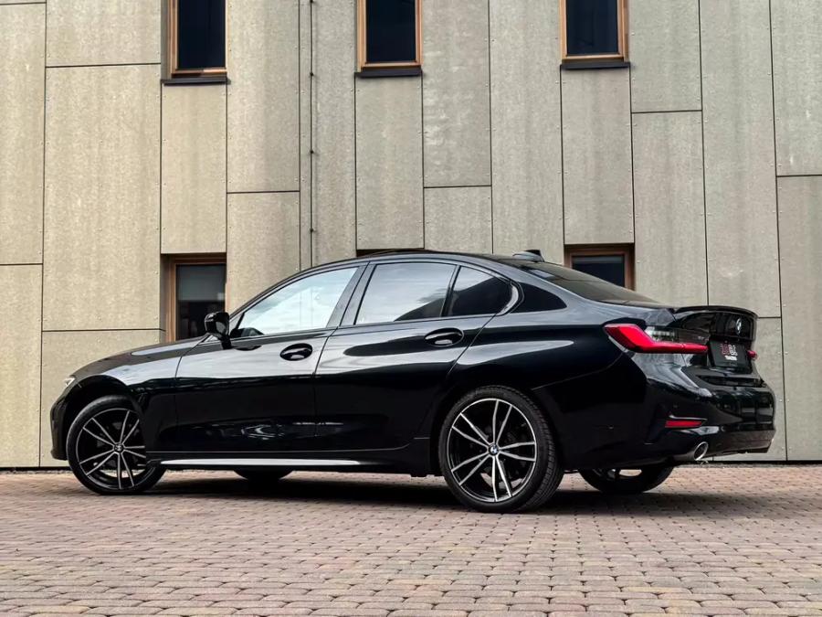 Melns BMW 320 2020 Rīga, ar dzinēja tilpumu 2.00 L un nobraukumu 179 tūkst. km par 25400 €, foto 3 vietnē AUTOMOTO.COM.LV
