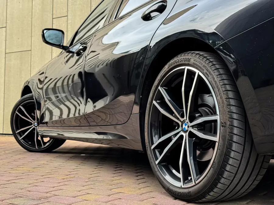 Melns BMW 320 2020 Rīga, ar dzinēja tilpumu 2.00 L un nobraukumu 179 tūkst. km par 25400 €, foto 19 vietnē AUTOMOTO.COM.LV