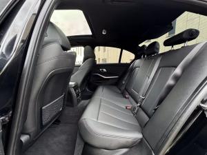 Melns BMW 320 2020 Rīga, ar dzinēja tilpumu 2.00 L un nobraukumu 179 tūkst. km par 25400 €, foto 21 vietnē AUTOMOTO.COM.LV