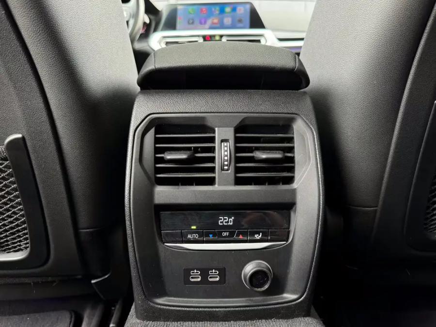 Melns BMW 320 2020 Rīga, ar dzinēja tilpumu 2.00 L un nobraukumu 179 tūkst. km par 25400 €, foto 24 vietnē AUTOMOTO.COM.LV