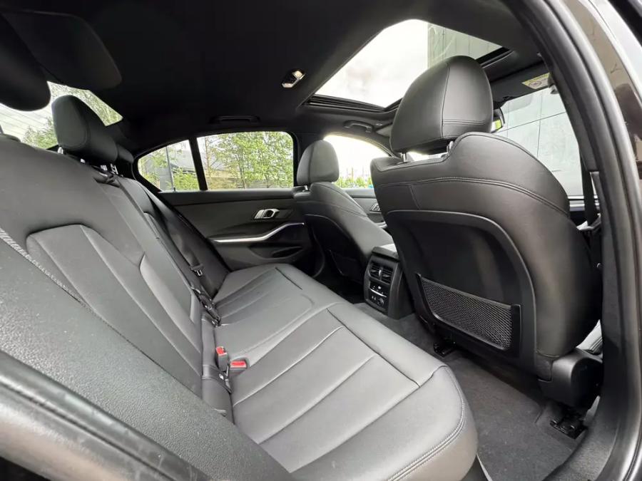 Melns BMW 320 2020 Rīga, ar dzinēja tilpumu 2.00 L un nobraukumu 179 tūkst. km par 25400 €, foto 25 vietnē AUTOMOTO.COM.LV