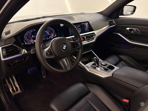 Melns BMW 320 2020 Marijampole, ar dzinēja tilpumu 2.00 L un nobraukumu 286 tūkst. km par 19999 €, foto 2 vietnē AUTOMOTO.COM.LV