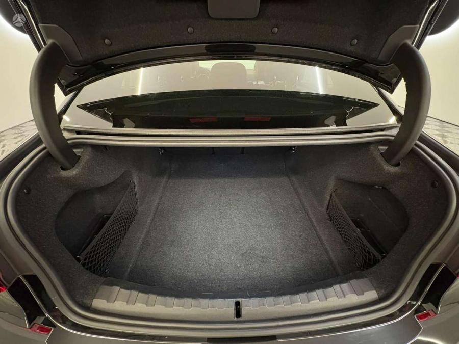 Melns BMW 320 2020 Marijampole, ar dzinēja tilpumu 2.00 L un nobraukumu 286 tūkst. km par 19999 €, foto 7 vietnē AUTOMOTO.COM.LV