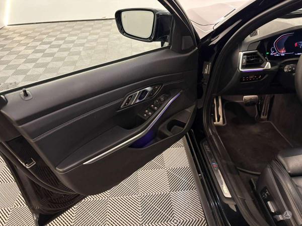 Melns BMW 320 2020 Marijampole, ar dzinēja tilpumu 2.00 L un nobraukumu 286 tūkst. km par 19999 €, foto 9 vietnē AUTOMOTO.COM.LV