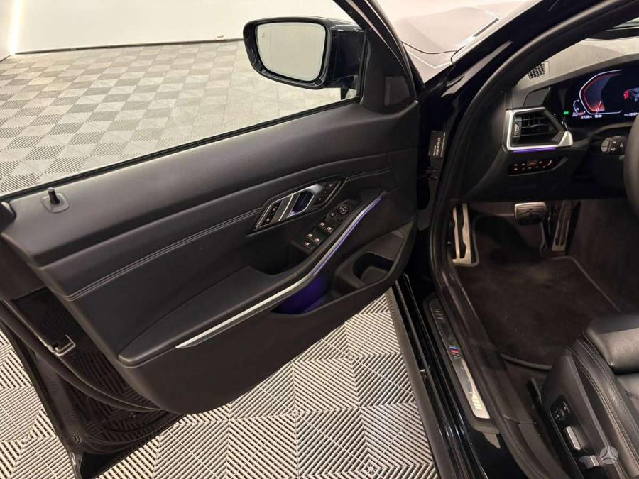 Melns BMW 320 2020 Marijampole, ar dzinēja tilpumu 2.00 L un nobraukumu 286 tūkst. km par 19999 €, foto 10 vietnē AUTOMOTO.COM.LV