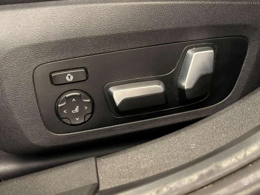 Melns BMW 320 2020 Marijampole, ar dzinēja tilpumu 2.00 L un nobraukumu 286 tūkst. km par 19999 €, foto 11 vietnē AUTOMOTO.COM.LV