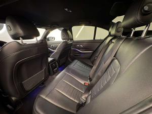 Melns BMW 320 2020 Marijampole, ar dzinēja tilpumu 2.00 L un nobraukumu 286 tūkst. km par 19999 €, foto 16 vietnē AUTOMOTO.COM.LV
