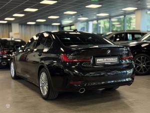 Black BMW 320 2020 in Klaipeda, with an engine capacity of 2.00 L and mileage of 227 thousand km for 20900 €, photo 8 on AUTOMOTO.COM.LV