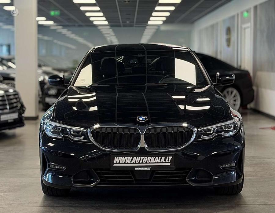 Black BMW 320 2020 in Klaipeda, with an engine capacity of 2.00 L and mileage of 227 thousand km for 20900 €, photo 5 on AUTOMOTO.COM.LV