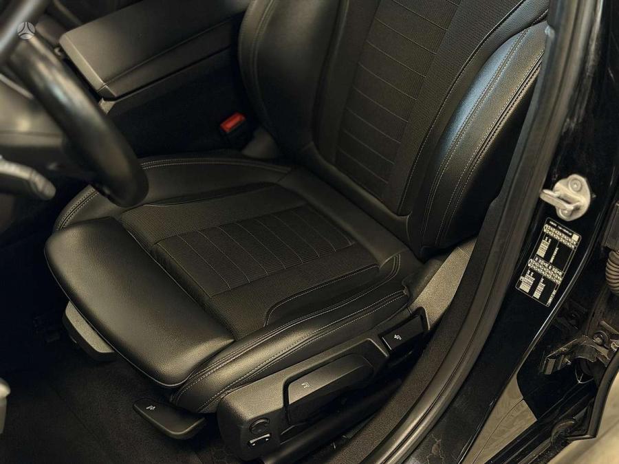 Black BMW 320 2020 in Klaipeda, with an engine capacity of 2.00 L and mileage of 227 thousand km for 20900 €, photo 33 on AUTOMOTO.COM.LV